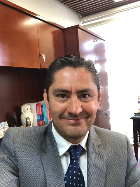 RENÉ RUBIO ESCOBAR | Paréntesis Legal